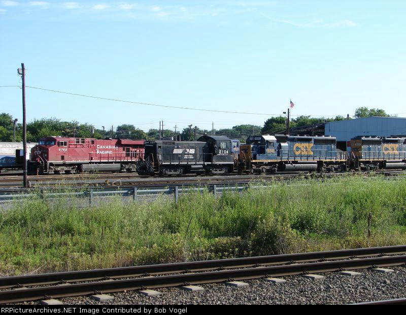 CP 8762, NS 2104, CSX 8848